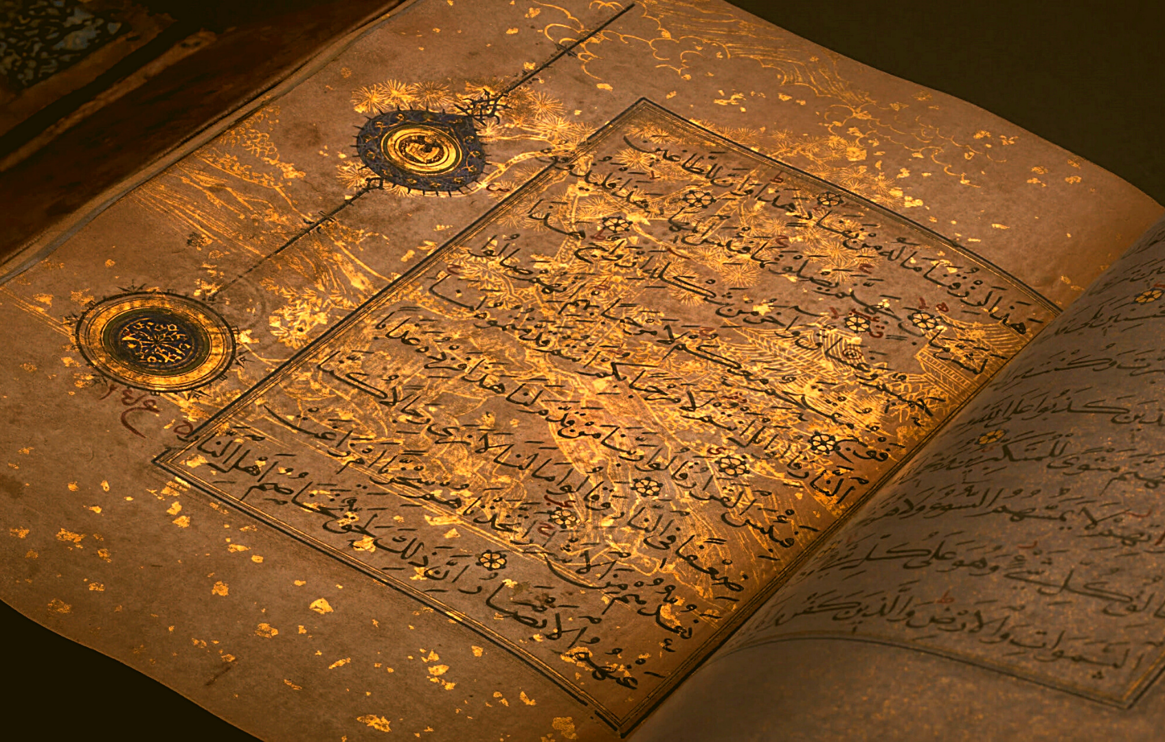 Breathtaking 15th century Timurid Quran on Ming Dynasty gold-painted ...